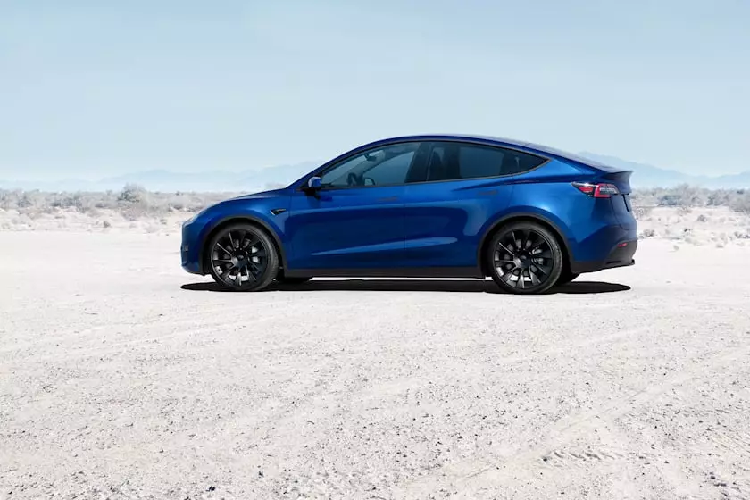 2020-2022 Tesla Model Y Boční pohled