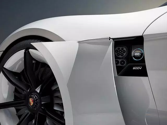 Porsche'nin Mission E Elektrikli Spor Arabası Dünyayı Kurtaracak ve Tesla'yı Yenecek 47168_2