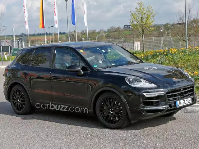 Këtu është pamja jonë më e mirë në Porsche Cayenne e ardhshme 47197_1