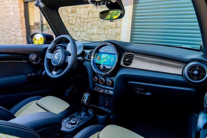 La Mini Cooper S Cabriolet obtient une nouvelle édition flashy 471_12