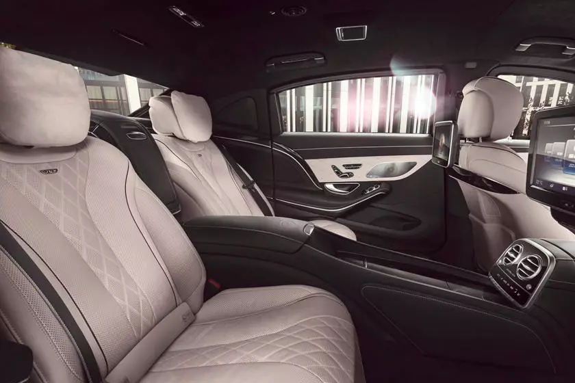 2016-2017 Mercedes-Benz Maybach S Ngasemva Passenger Izihlalo