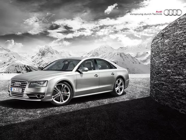 Video: Audi e Senola tse ling tsa New 2012 S8 Pele ho Frankfurt 47533_1