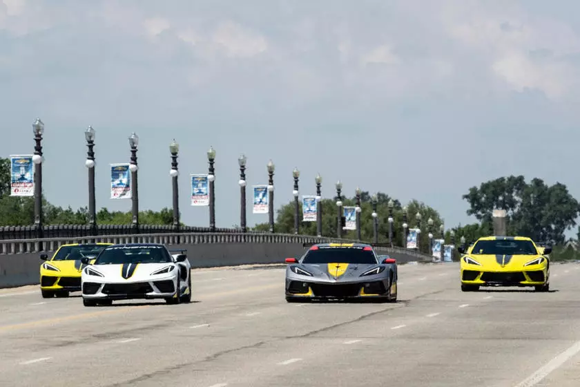 Gipadayag sa Chevrolet ang Espesyal nga Edisyon sa Corvette Stingray 47621_6