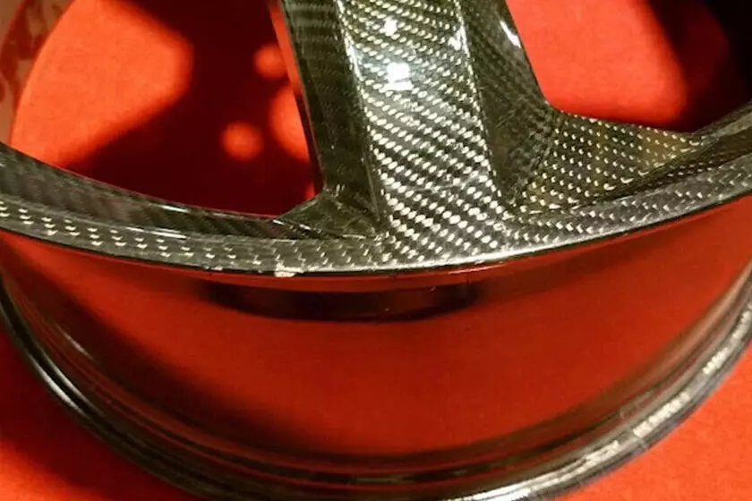 2022 Chevy Corvette Z06 będzie jeździć na gumie o poważnej wydajności 47718_6