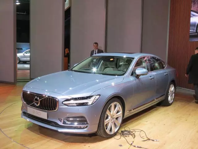 Volvo lover 'dødssikre' køretøjer i 2020 47724_1