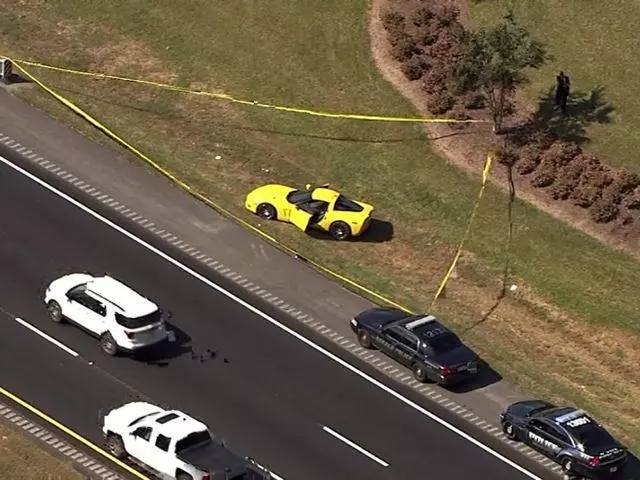 Road Rager dans une Mustang ouvre le feu sur une mère et son fils dans une Corvette C6 47796_1