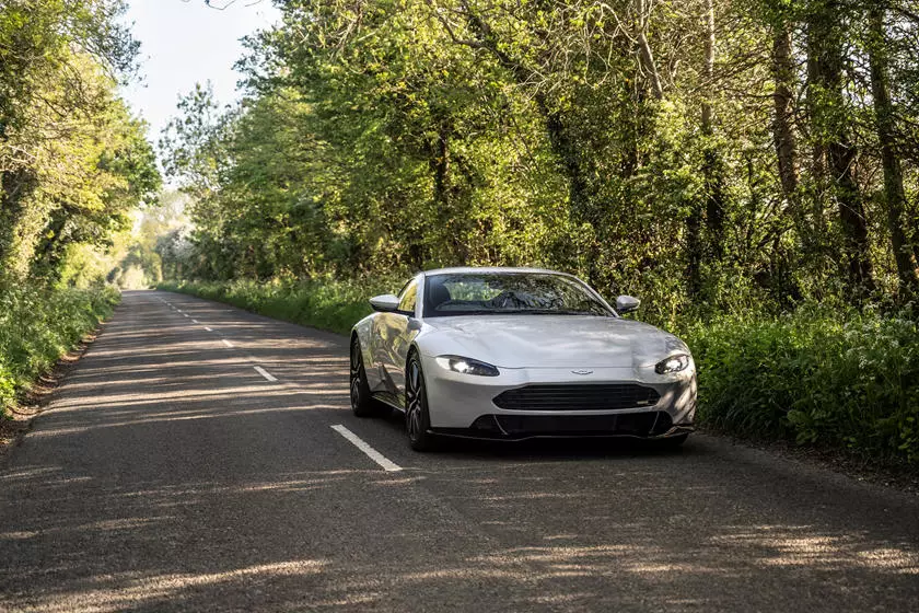 L'Aston Martin Vantage fait peau neuve 47865_2