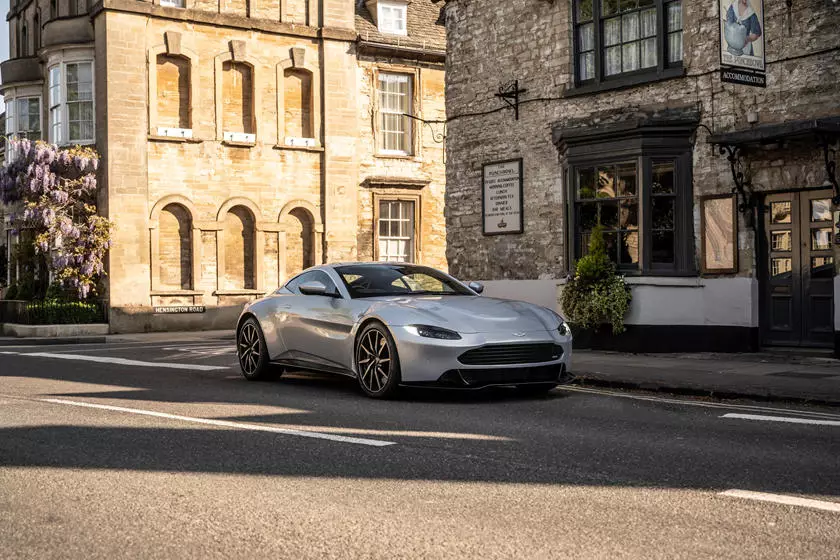 Aston Martin Vantage obtén unha nova cara 47865_8