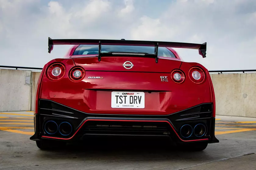 2020–2021 m. Nissan GT-R NISMO Žiūrėti atgal