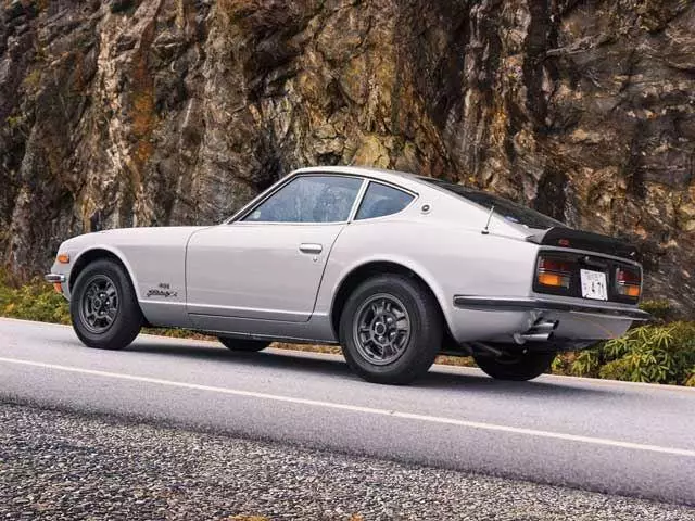 Fairlady Z 432 бол хамгийн ховор, хамгийн үнэ цэнэтэй Nissas-ийн нэг бөгөөд дуудлага худалдаагаар зарагдсан. 48074_1