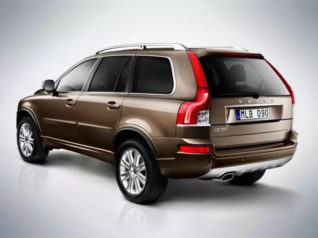 Facelifted 2013 Volvo XC90 Previewed 48159_2