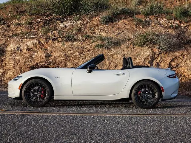 Kimdir V8 ni yangi Mazda MX-5 ga surdi va bu ajoyib 48162_3