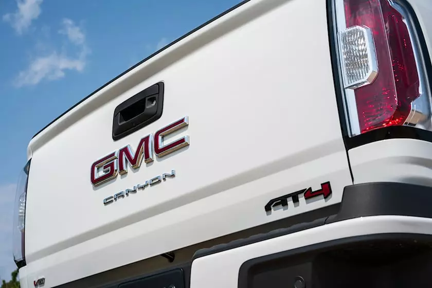 2021-2022 GMC 캐년 테일게이트