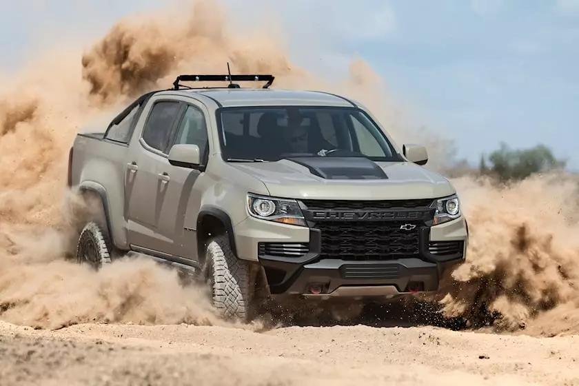 2021-2022 Chevrolet Colorado Front View Driving