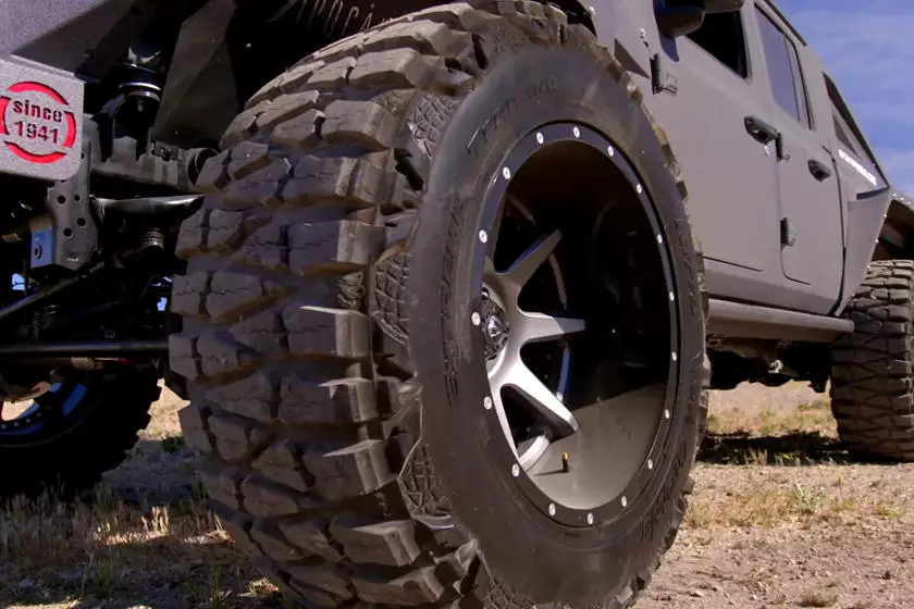 Jay Leno Atwara Jeep Gladiator Yubatswe na Apocalypse 48396_6