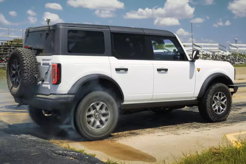 Подивіться, як Hennessey повеселиться з Ford Bronco 2021 року 48465_7