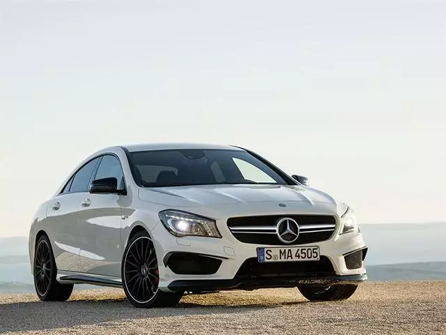 Mercedes-AMG Yn Gwasgu Mwy o Bwer Allan O'i Modelau Lefel Mynediad 48578_1