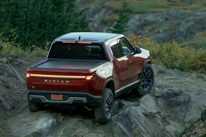 2022 Rivian R1T Camion Aft View