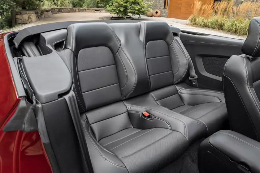2018-2020 Ford Mustang konvertibilné zadné sedadlá spolujazdca
