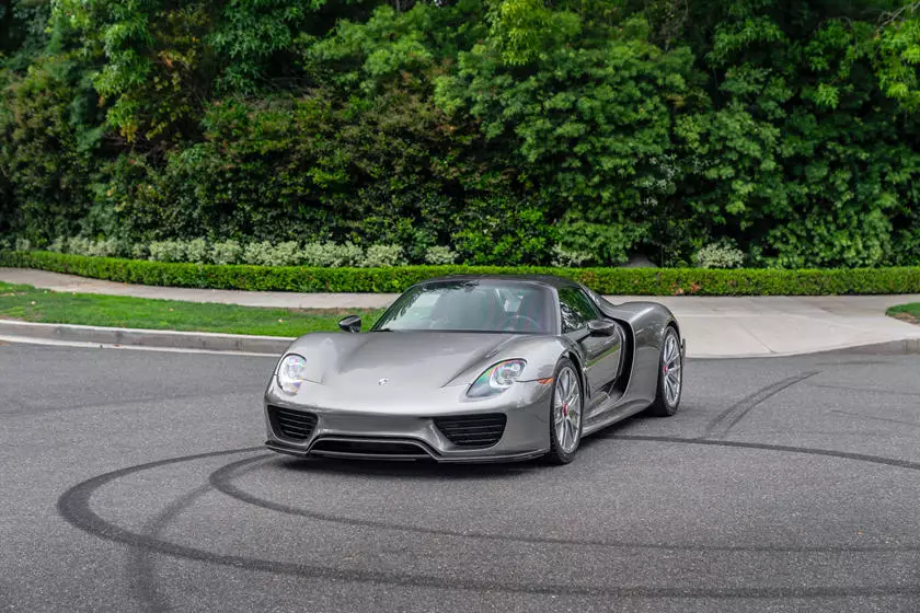 Porsche 918 Spyder с пробегом 5000 миль бьет аукционный рекорд 48761_4