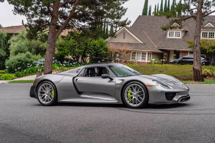 Porsche 918 Spyder с пробегом 5000 миль бьет аукционный рекорд 48761_5