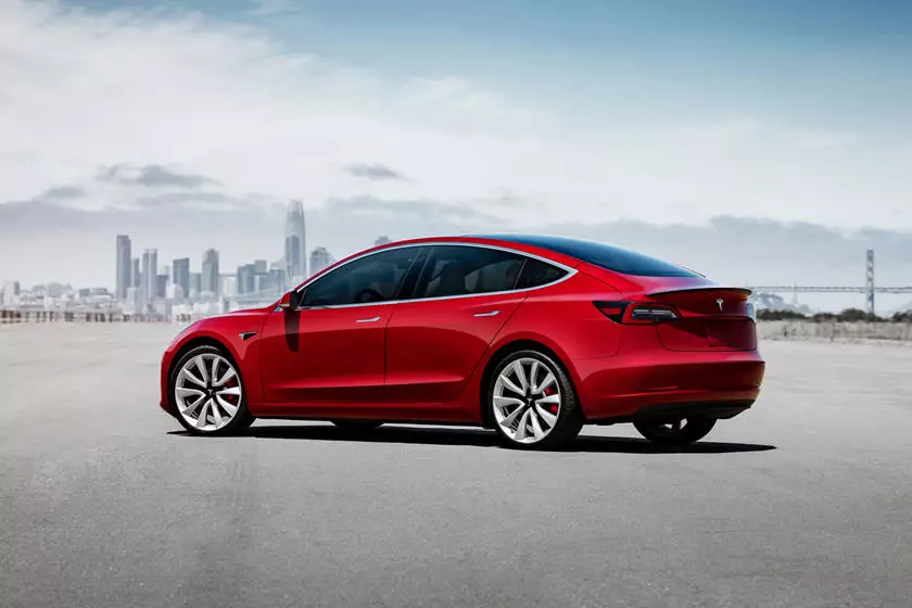 2017-2020 Tesla Model 3 Vista posteriore ad angolo