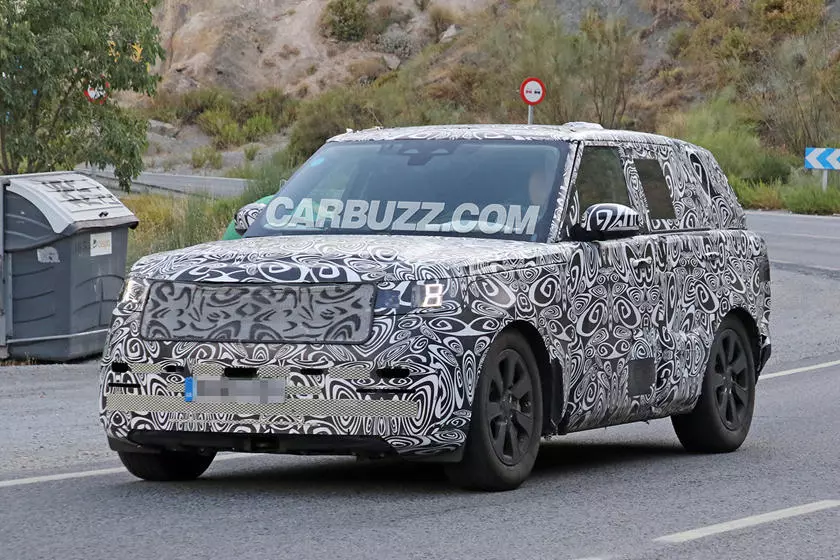 La Range Rover SVR ad alte prestazioni spiata per la prima volta 49277_1