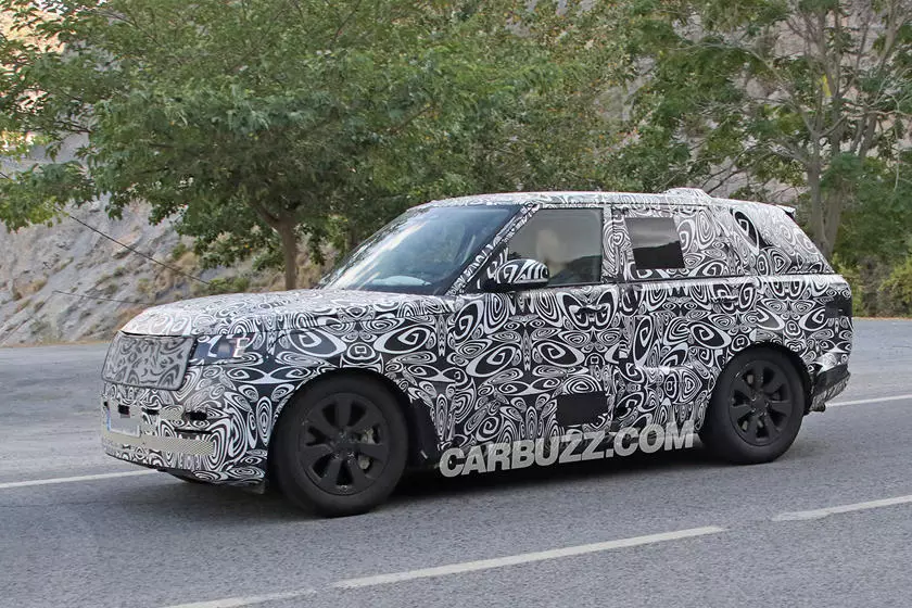 La Range Rover SVR ad alte prestazioni spiata per la prima volta 49277_4