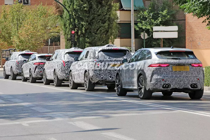 Vysoce výkonný Range Rover SVR poprvé Spied 49277_9