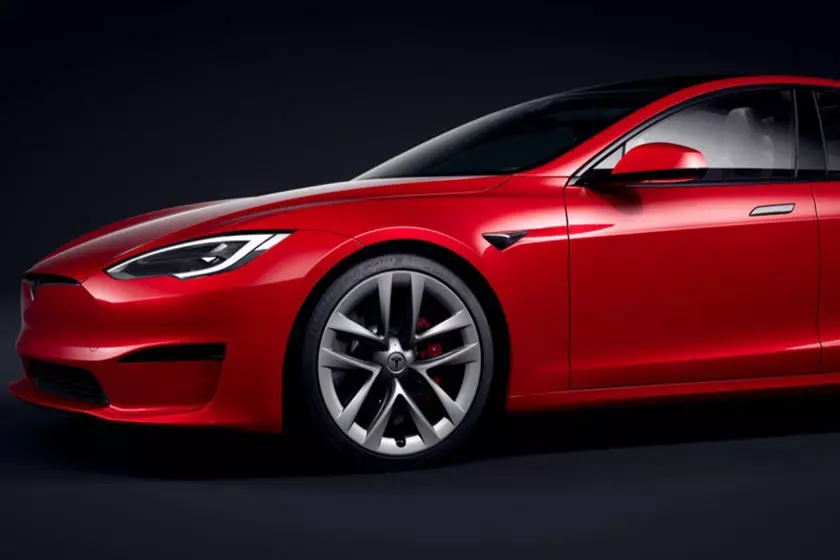 2021 Tesla Model S Rutig främre stötfångare