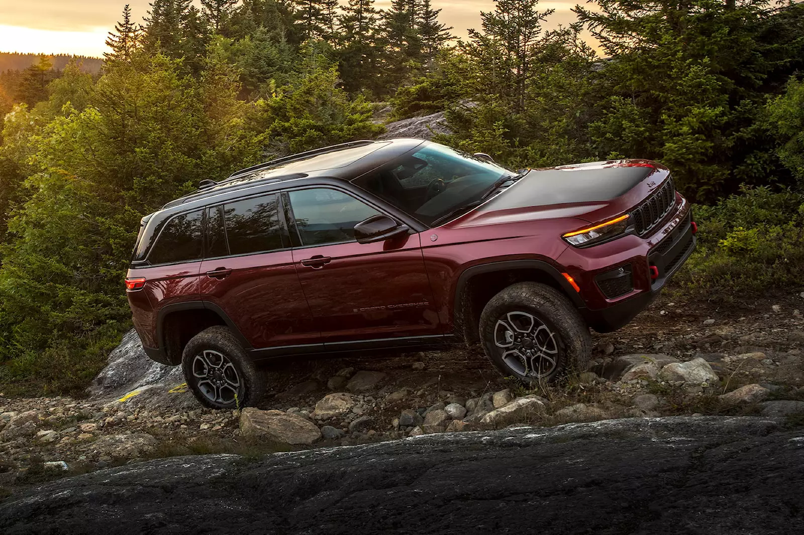 A Jeep azt mondja, hogy a Toyota nem tud megfelelni a terepjáró képességeinek