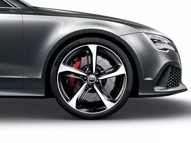 2015 жылғы Audi RS7 динамикалық шығарылымы Нью-Йоркке R8-ден жоғары бағамен келеді 49499_4