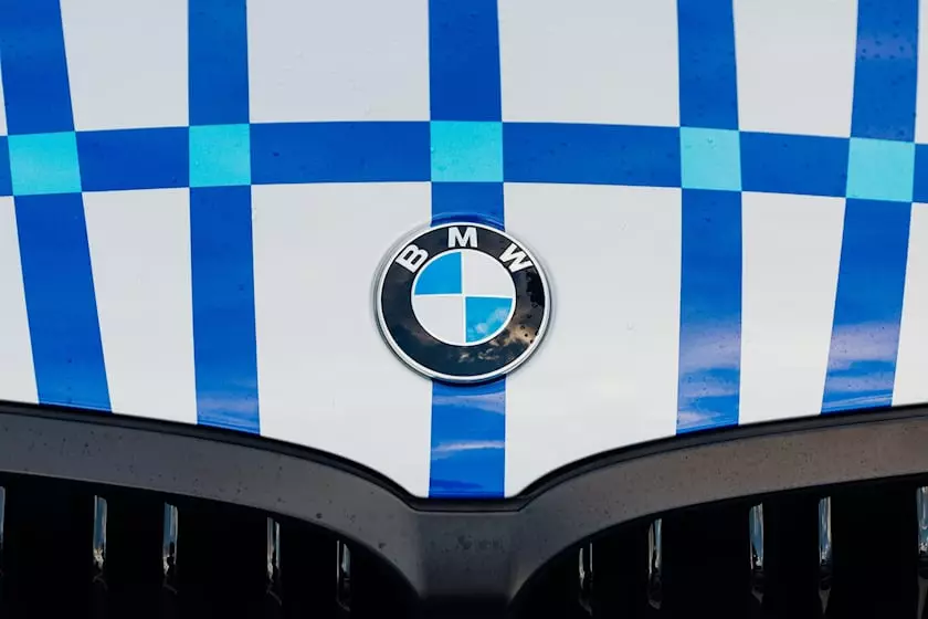 Denne meget specielle BMW 8-serie indtjente $475.000 til velgørenhed 494_12