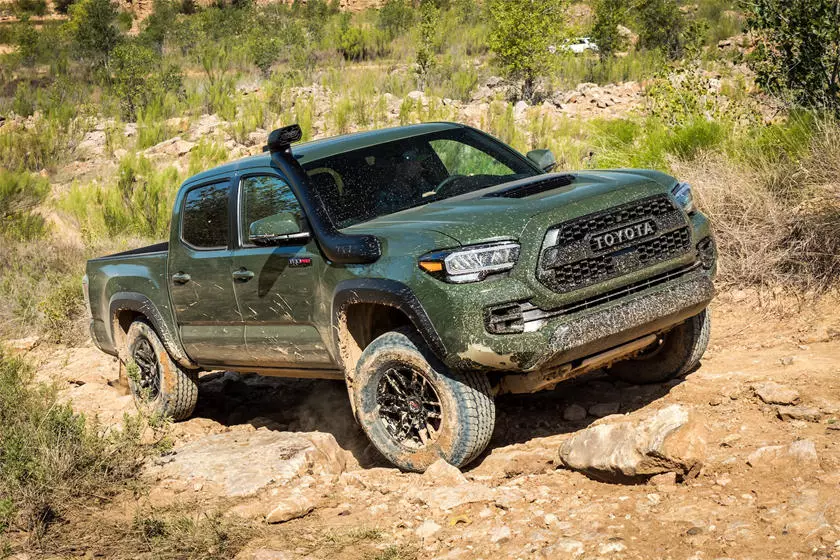 2019-2020 Toyota Tacoma урд талын өнцгийг харсан