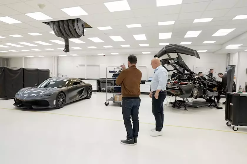 Laat Christian von Koenigsegg jou op 'n toer deur Koenigsegg se fabriek neem 4979_10