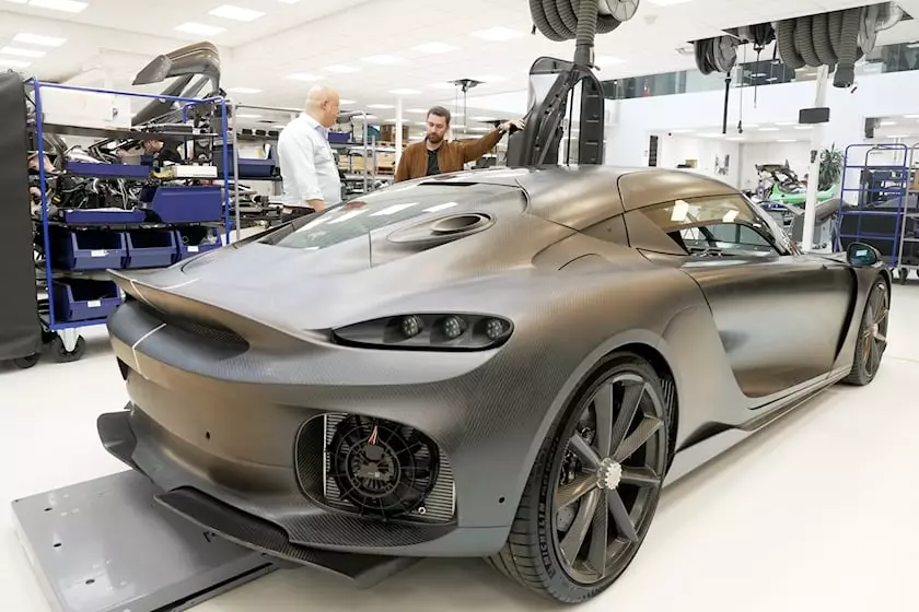 Lassen Sie sich von Christian von Koenigsegg auf eine Tour durch die Fabrik von Koenigsegg mitnehmen 4979_6