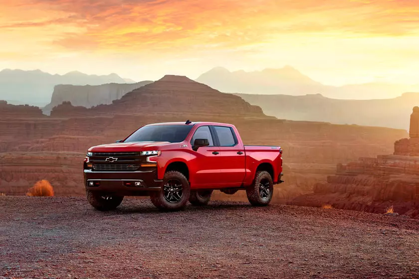 2019-2021 Chevrolet Silverado 1500 წინა კუთხის ხედი