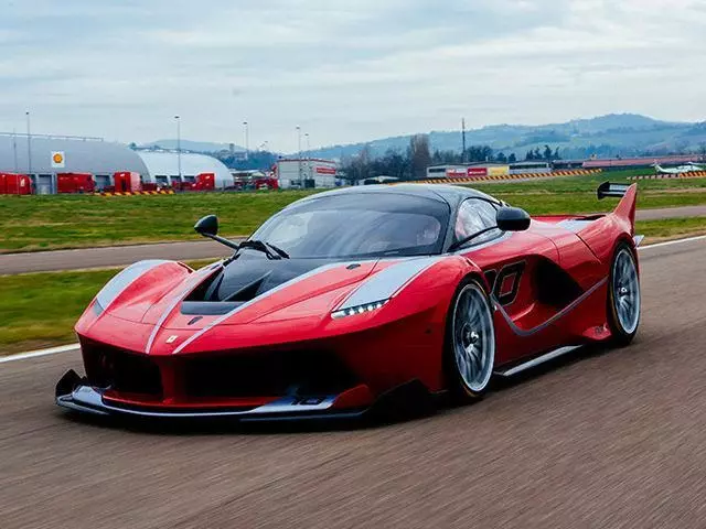 Ferrari создает еще более быстрый кусок унобтаниума, и мы хотим его 50095_1