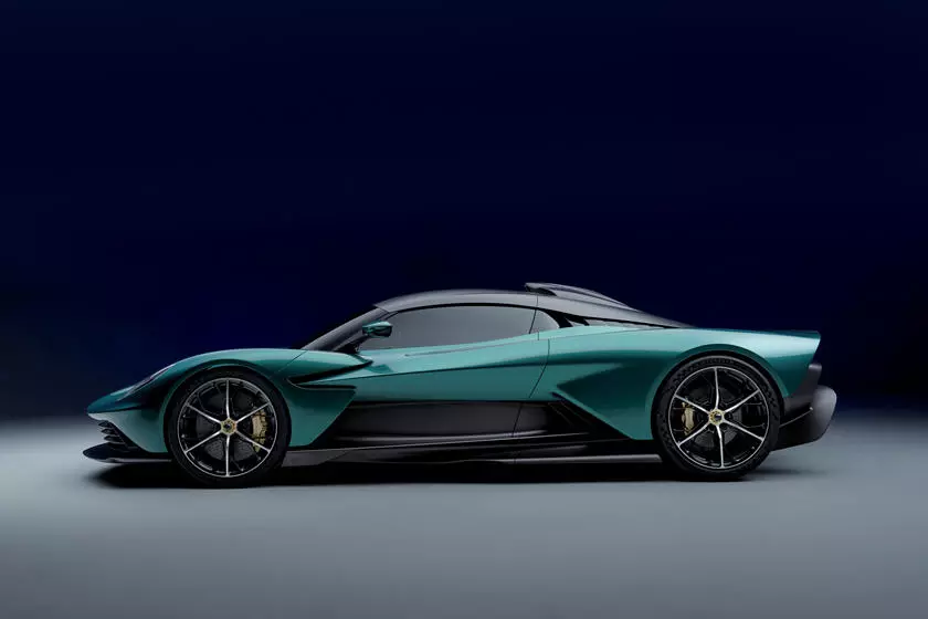 2023 Aston Martin Valhalla бүйірлік көрінісі