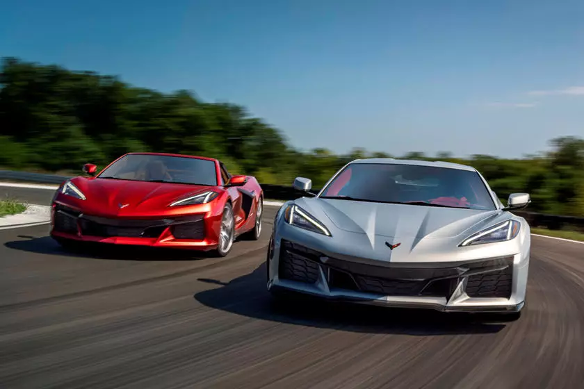 2023 Chevrolet Corvette Z06 Coupe Front View டிரைவிங்