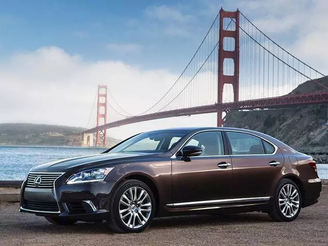 Der Lexus LS 600 ist der teuerste Hybrid aller Zeiten 50358_1