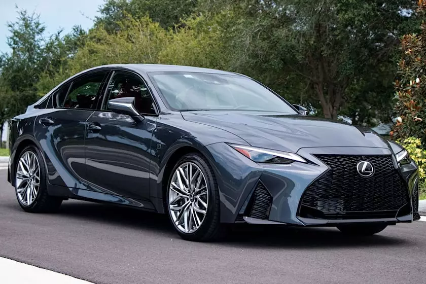 2022 Lexus IS 500 frontal aspekt