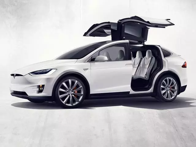 Txij li thaum Thaum twg Tesla Model X Tsim Nyog $230,000? 50497_1