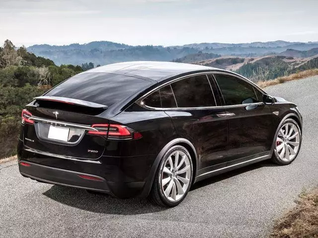 Síðan hvenær er Tesla Model X virði $230.000? 50497_2