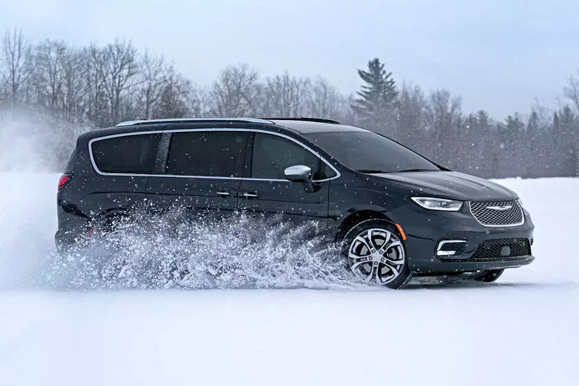 2020 Chrysler Pacifica AWD anländer ett år tidigare 50515_1