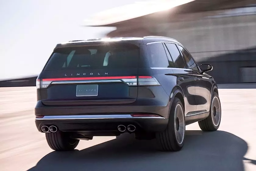 2020-2022 Lincoln Aviator Rear View Driving