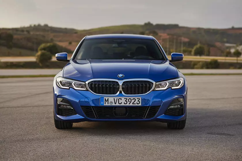 2019-2020 BMW 3 serijos sedanas Vaizdas iš priekio