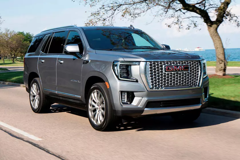 2021-2022 GMC Yukon XL braukšanas priekšējais leņķis