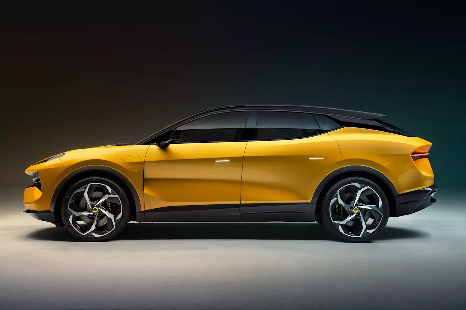 Lotus ikeneye Eletre SUV Gukora Imodoka Nshya