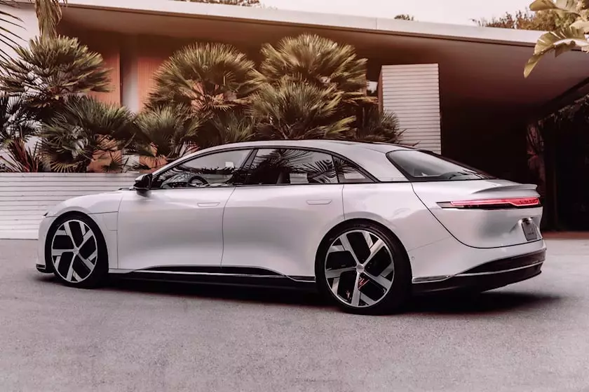 2021-2022 Vedere în unghi din spate Lucid Air